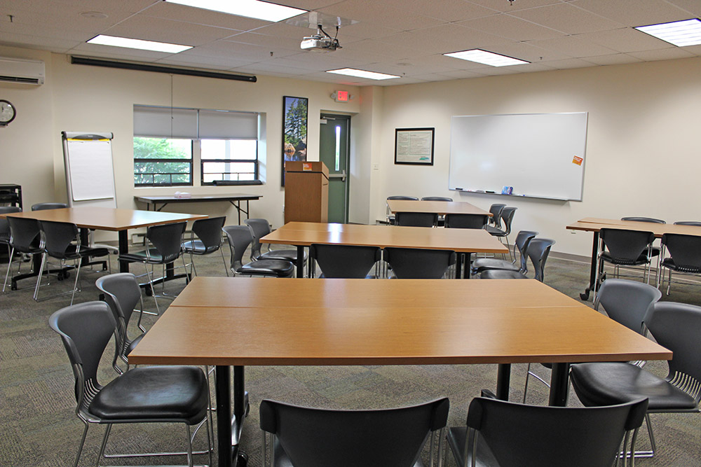 Essex Room in Cluster Style – Champlain Valley Educational Services